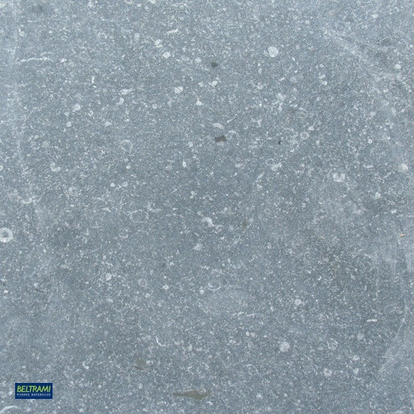 Pierre bleue Asian Blue surface grésée 60x60x2 cm - materiauxnet.com